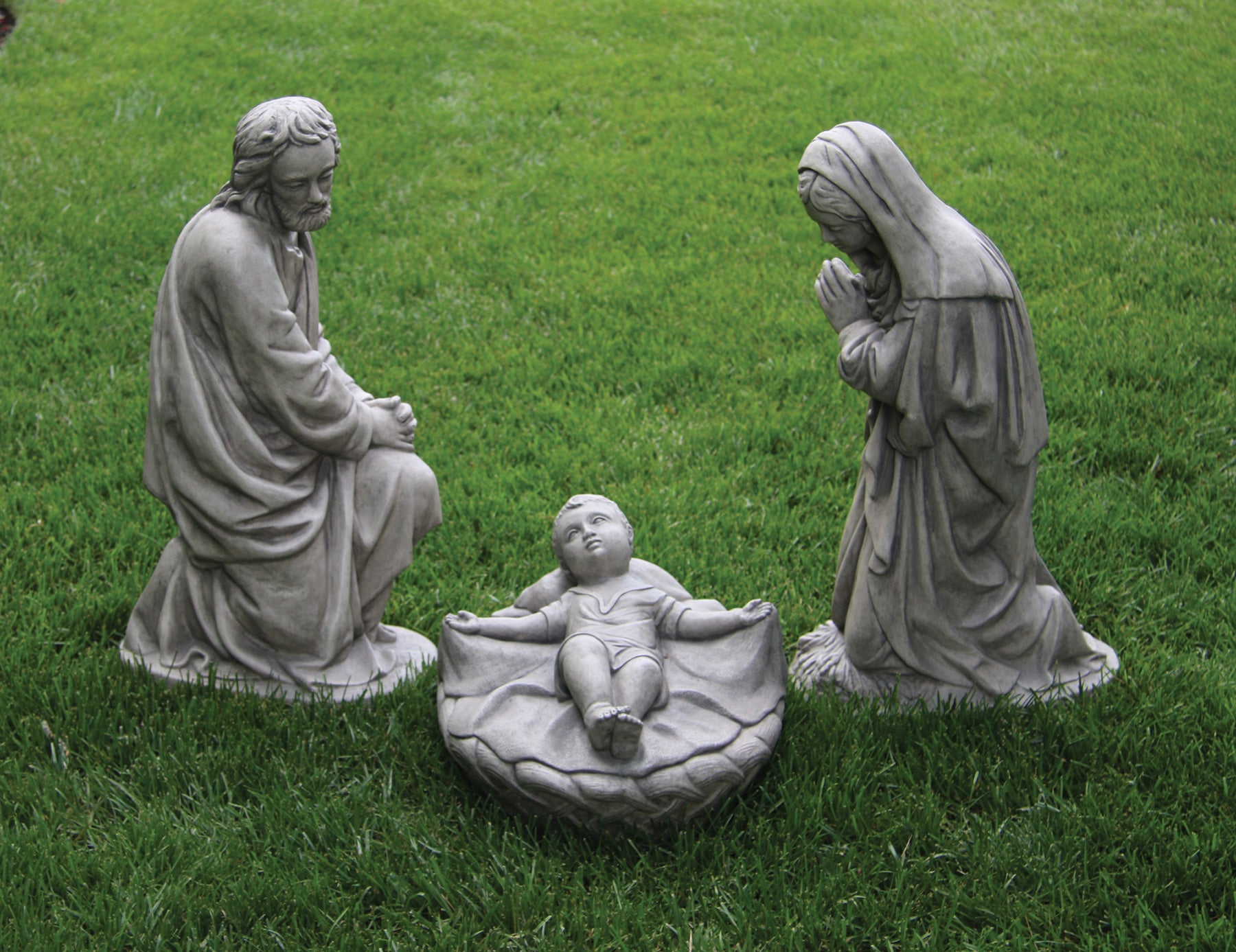 Large Nativity Set – Massarelli Lawn Ornaments